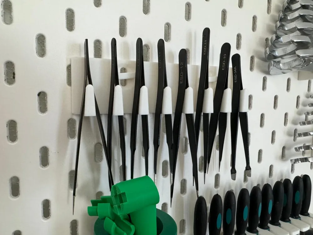 IKEA Skadis small tweezers with T-Clips Remixed by Diogo Resende - MakerWorld