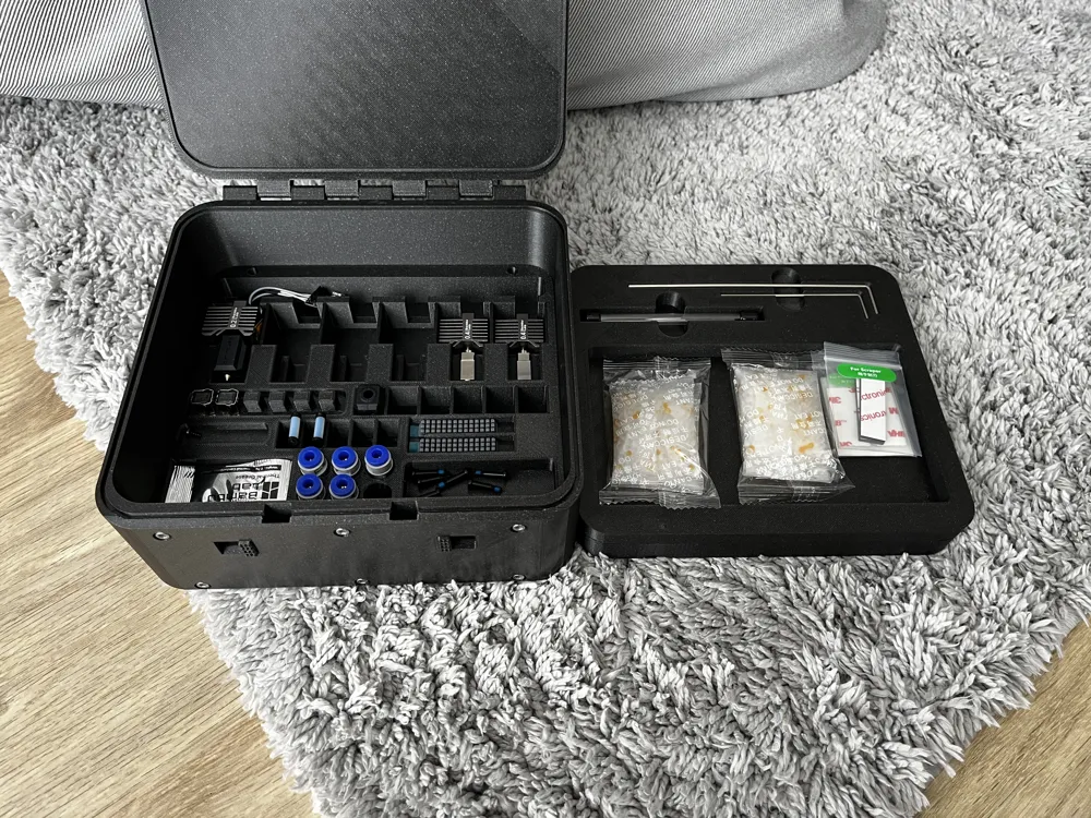 Push-to-Close Bambu Lab X1/P1 Tool Box by Adam MakerWorld: Download ...