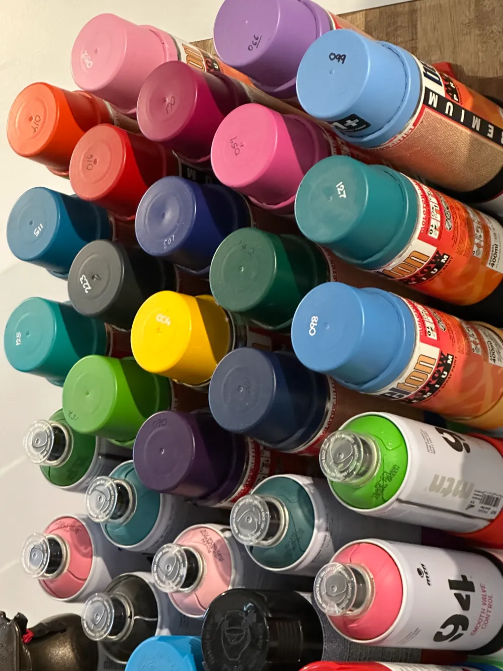 wall-mounted-spray-paint-can-holder-by-ken-daniels-makerworld