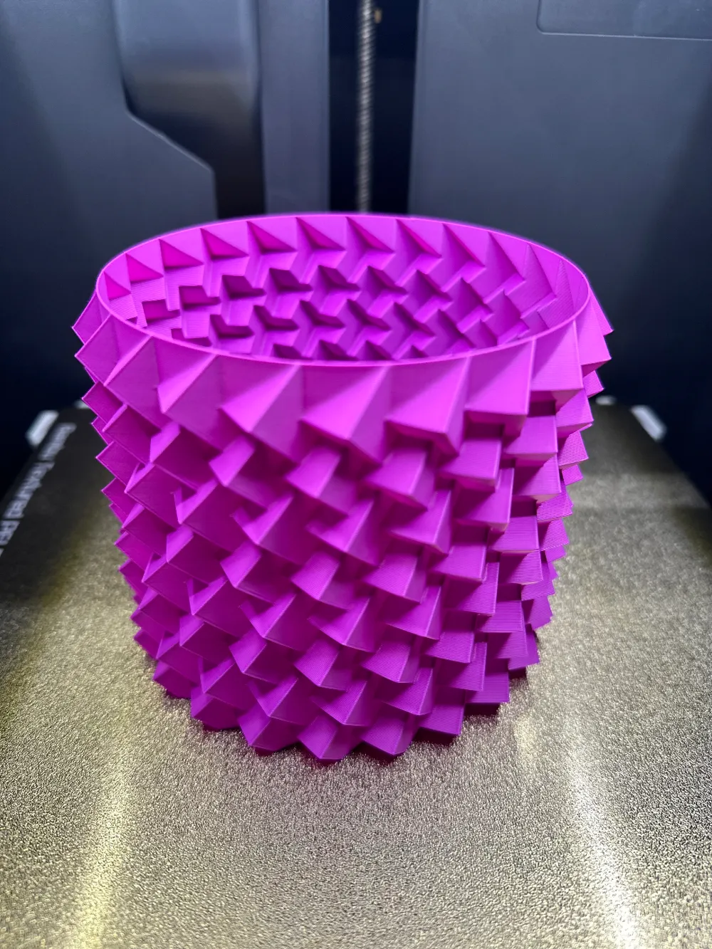 Modern Cubic Pot (Spiral Vase mode) by Mario3D - MakerWorld