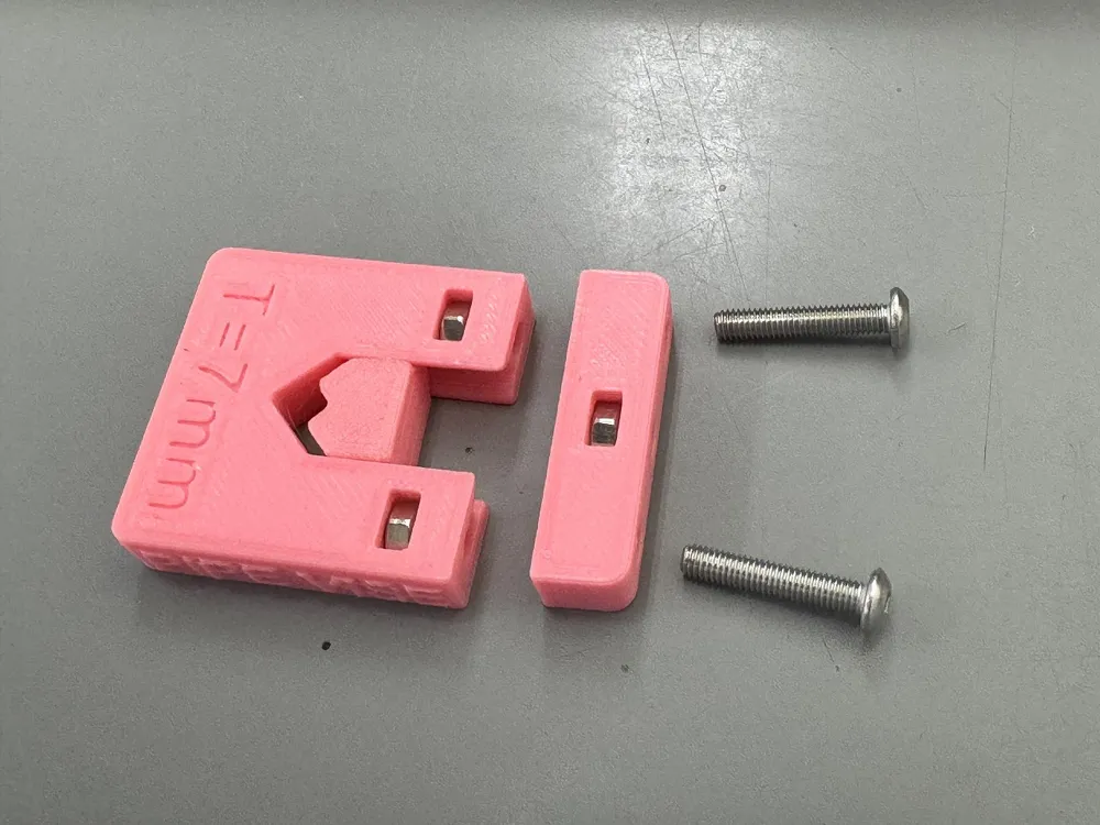 Mini Pipe Vise Φ1~5mm & Φ5~10mm by kiwamu - MakerWorld