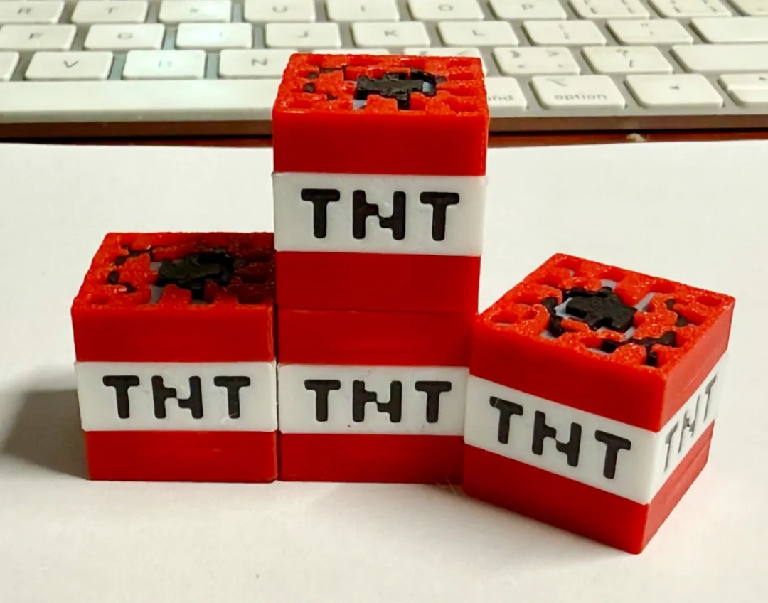 Minecraft TNT block 我的世界TNT方块，多盘单色打印，无竹屎版 来自 Delly_Gu29MakerWorld：免费下载 3D 模型