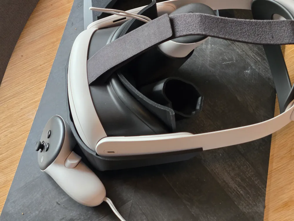 Meta Quest 3 Body Armor Caddy (Protective Case) by nweishar - MakerWorld