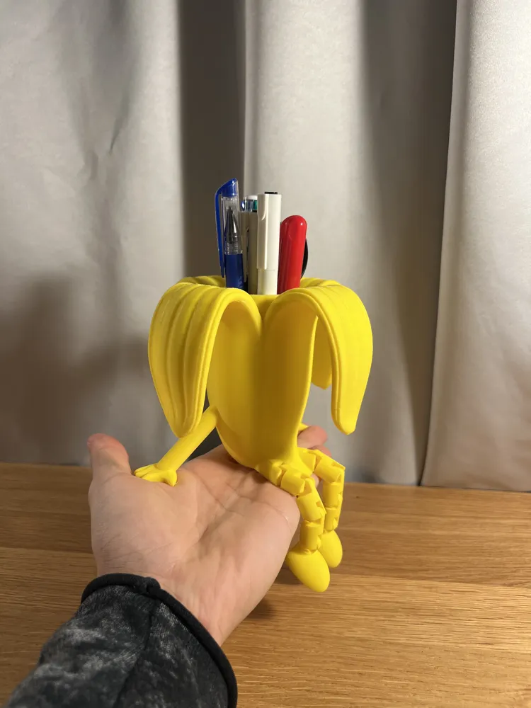 Articulated Banana Pen Holder - Free 3D Print Model - MakerWorld