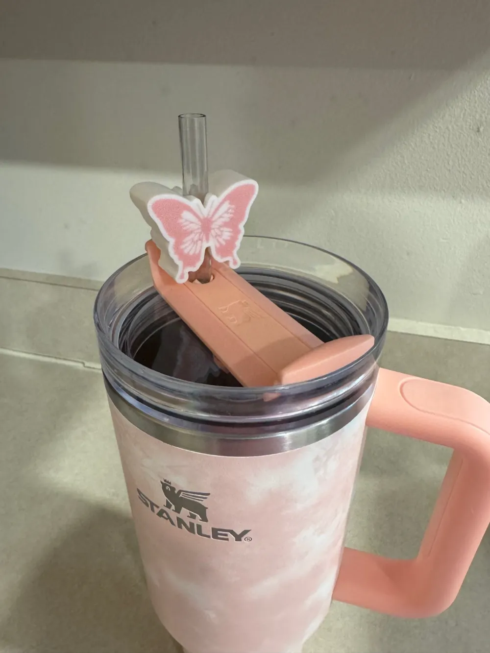 Adorno de pajita con forma de mariposa Stanley Cup por Carman3D ...