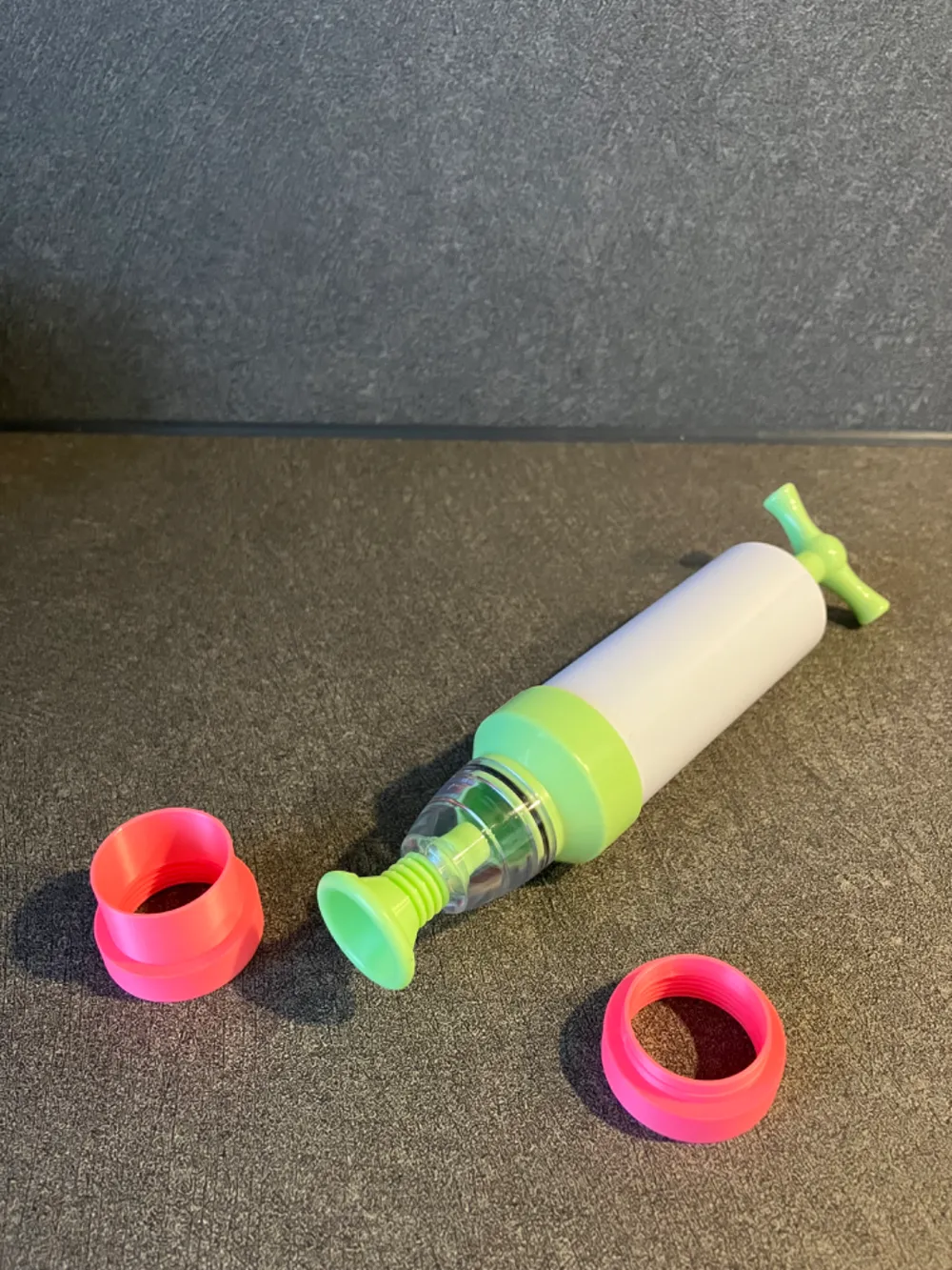 Vacuum hand pump adapter screw by Abe3D - MakerWorld