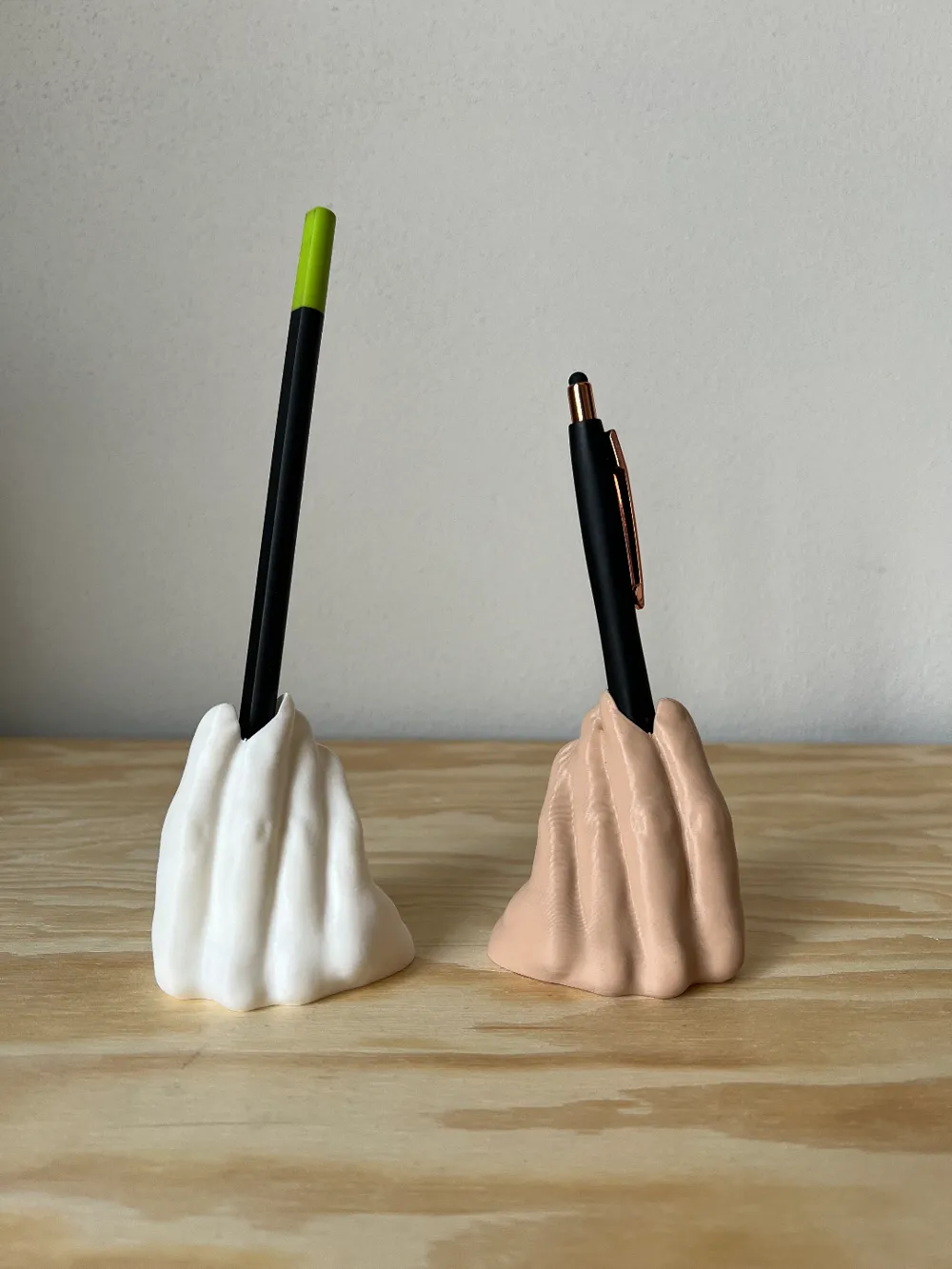 Italian "Che vuoi?" hand gesture pen/pencil holder - Porta penna/matita ...