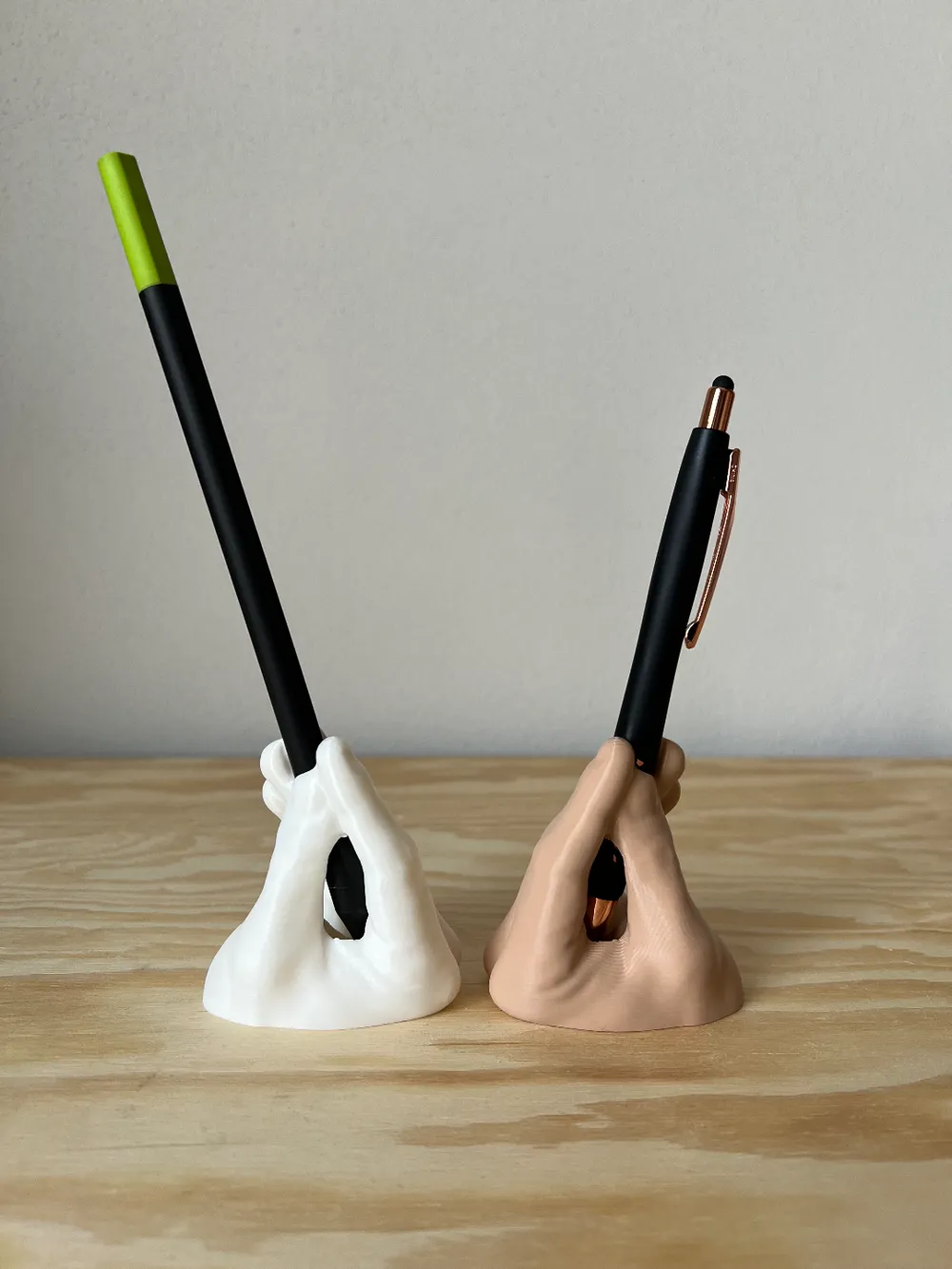 Italian "Che vuoi?" hand gesture pen/pencil holder - Porta penna/matita ...