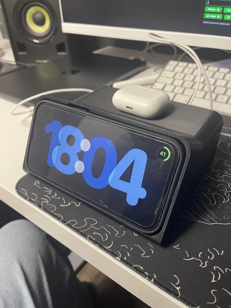 iPhone standby mode Dock for IPhone 17 PRO MAX Remixed by Jurmeursing ...