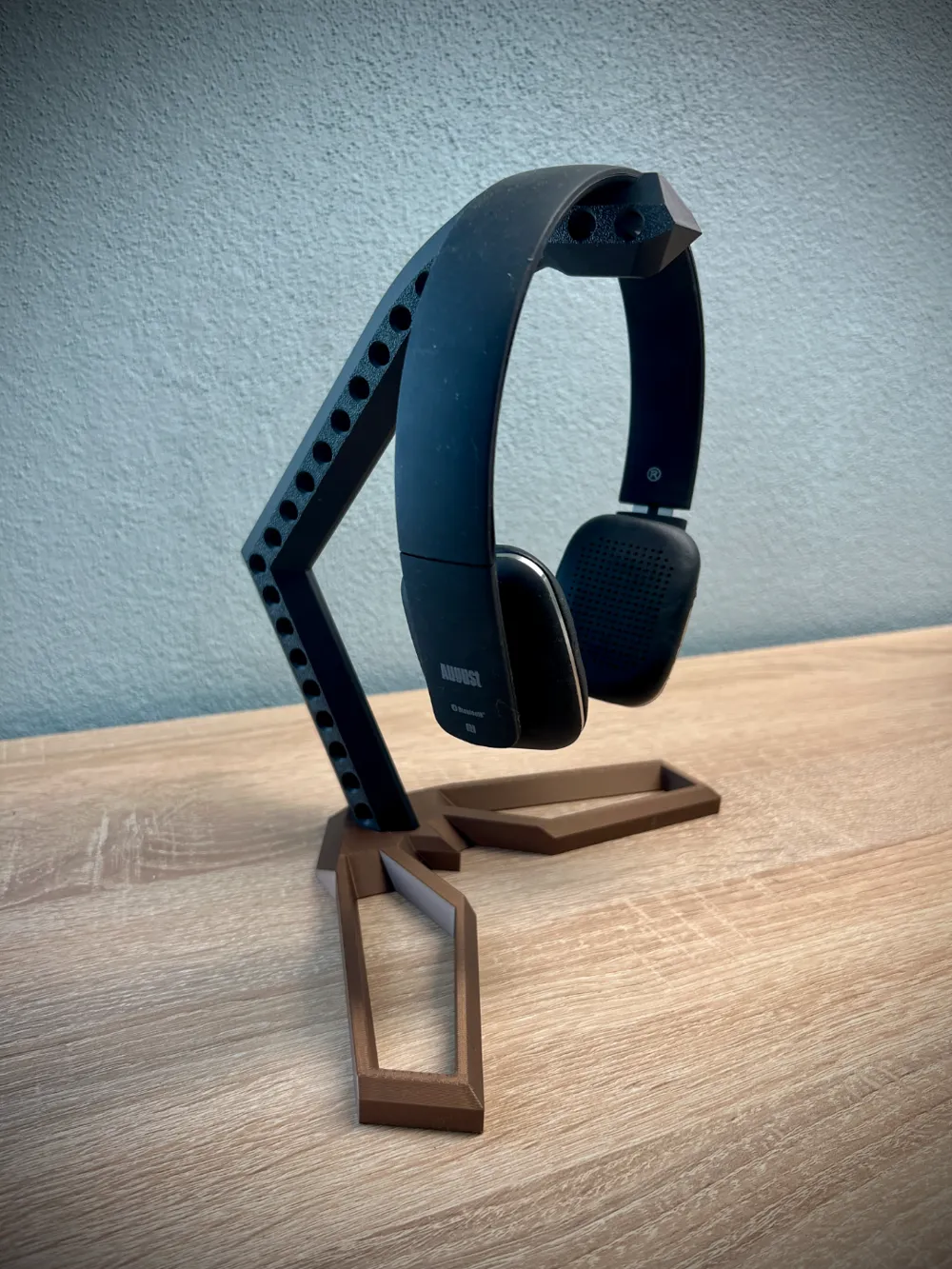 The PREDATOR Headset / Headphone Stand by LemonArts - MakerWorld