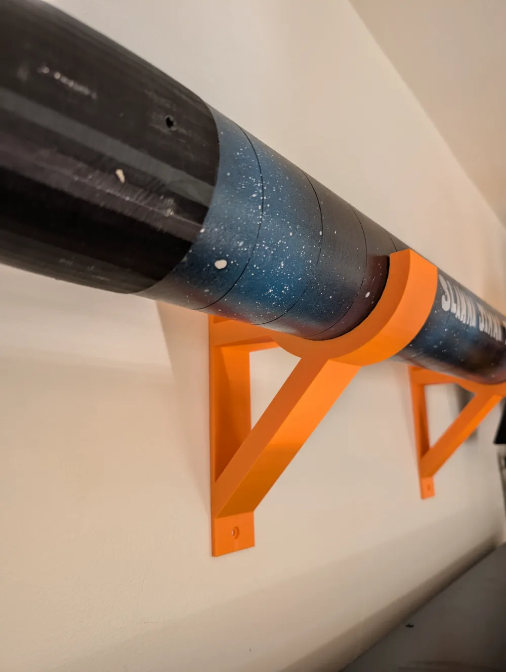 98mm rocket wall mount by Ccobby - MakerWorld