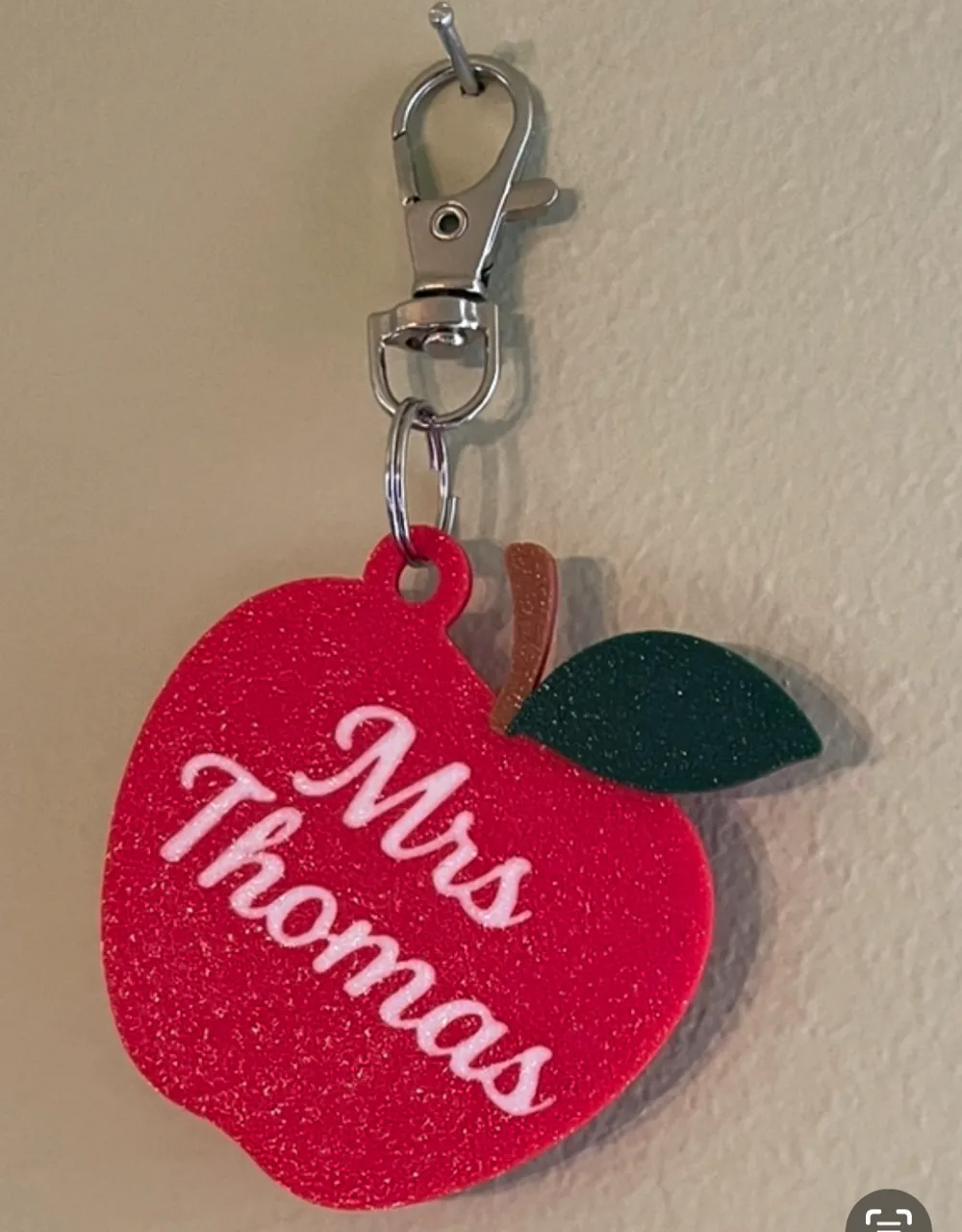 Apple Themed Teacher's Keychain - Free 3D Print Model - MakerWorld
