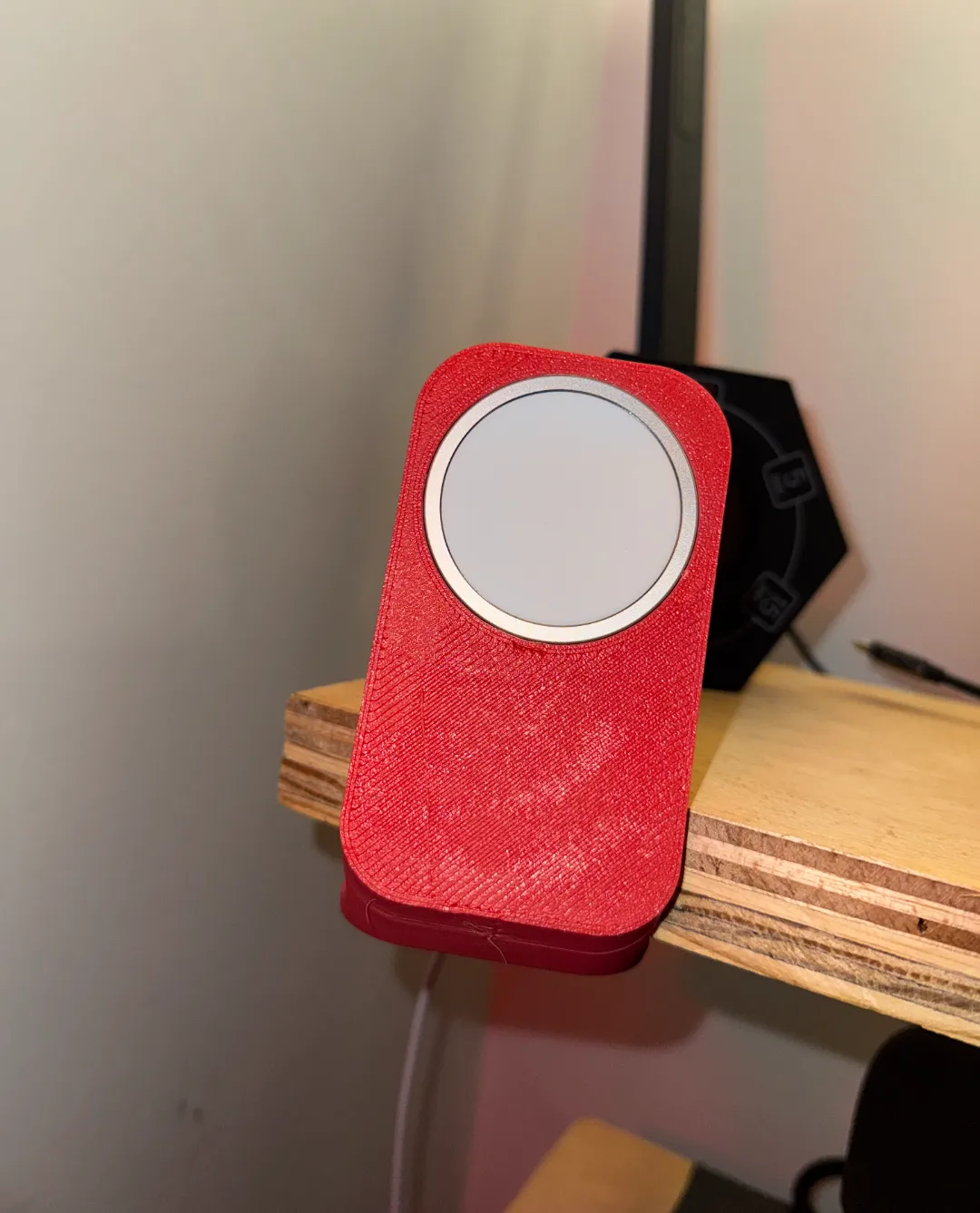 MagSafe desk dock - Free 3D Print Model - MakerWorld