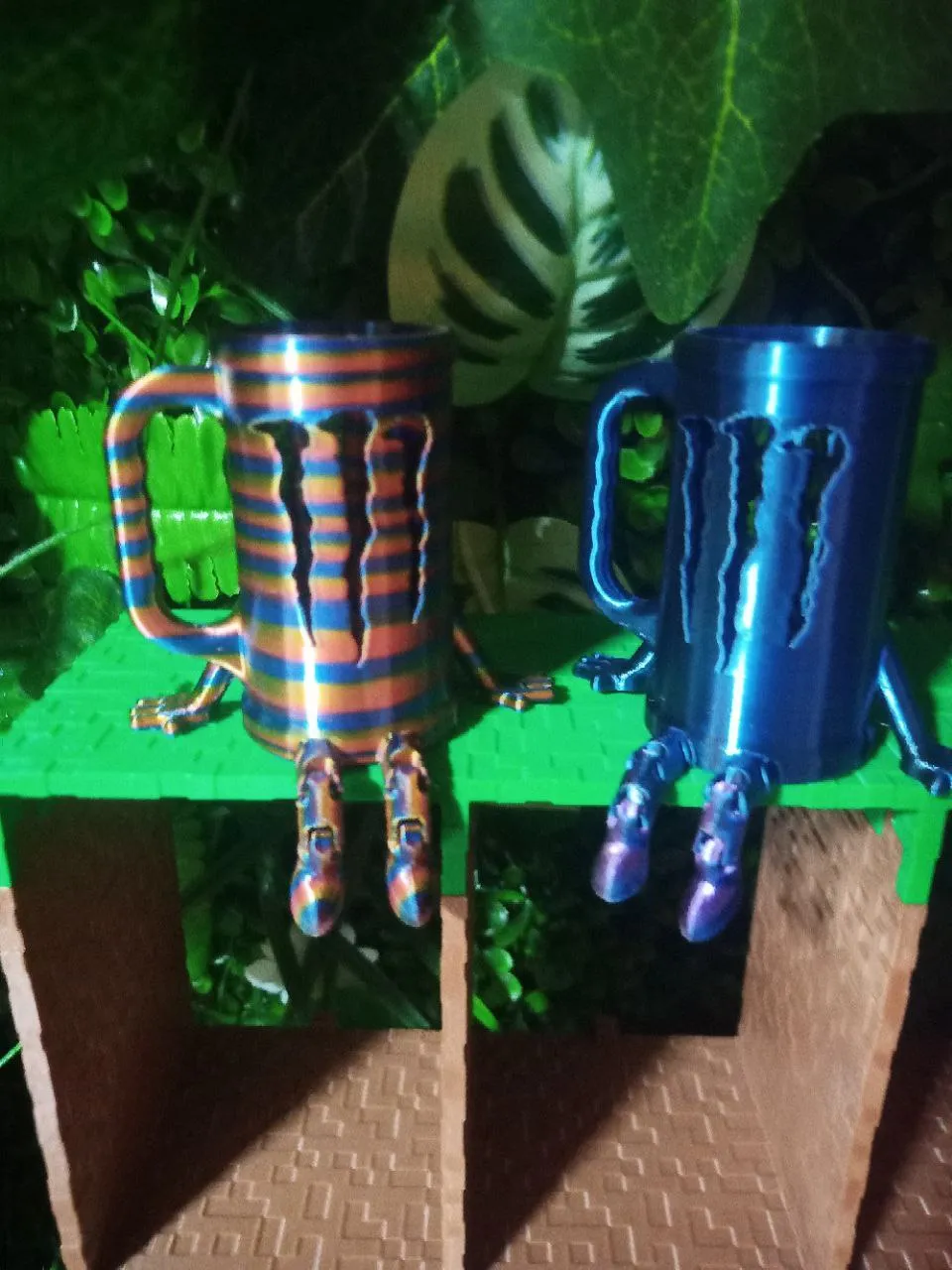 Mini Soporte para Lata de Monster Energy Articulado - Modelo de ...