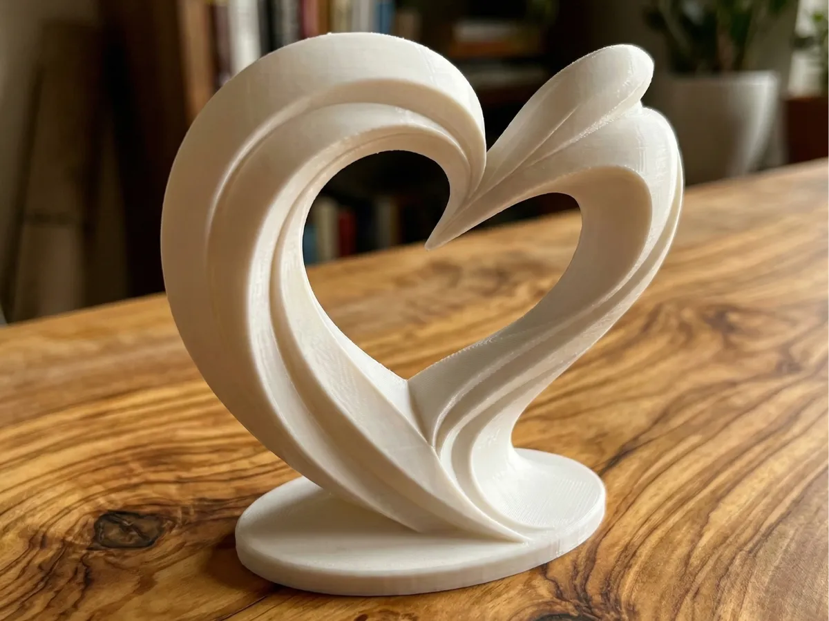 Die Fließende Herzskulptur – Kostenloses 3D-Druckmodell – MakerWorld