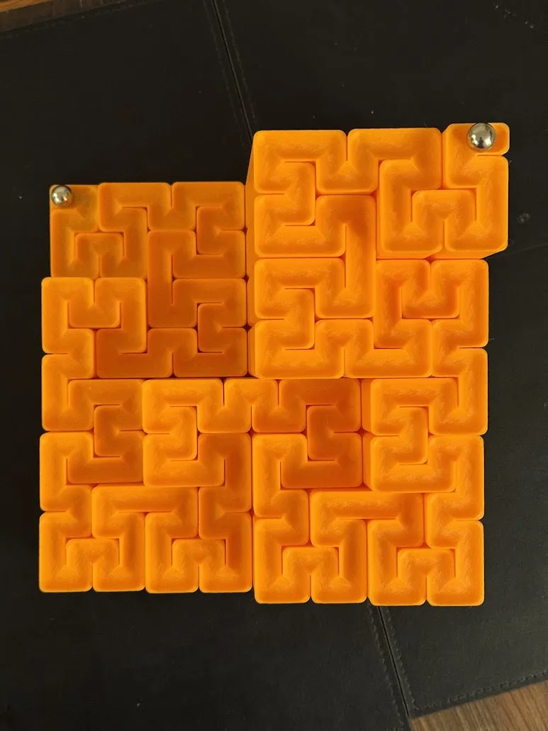Hilbert Curve Marble Run (Level 4 Fractal) by murkle MakerWorld ...
