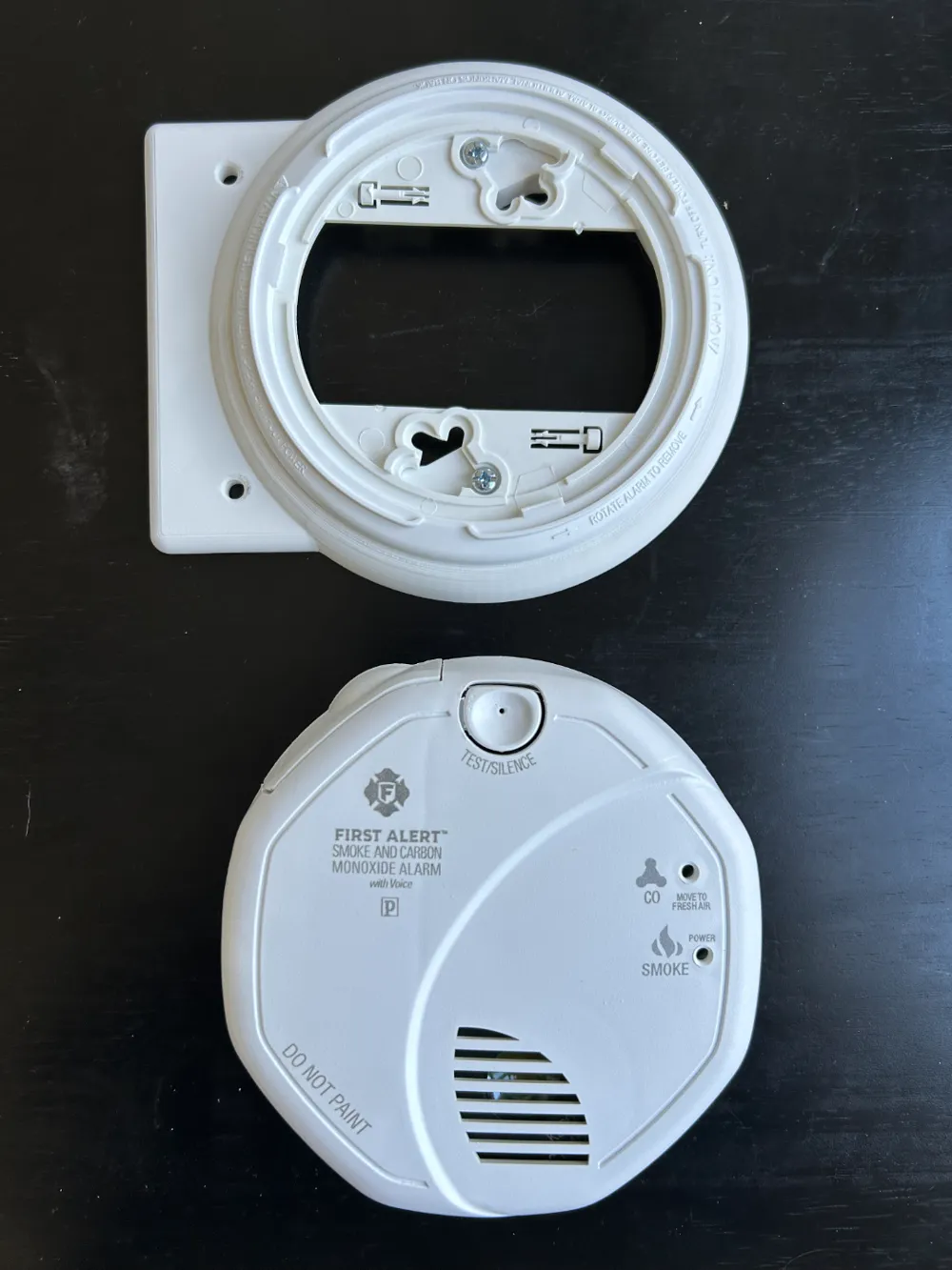 Offset smoke detector mounting plate by Bdhibbs7 - MakerWorld