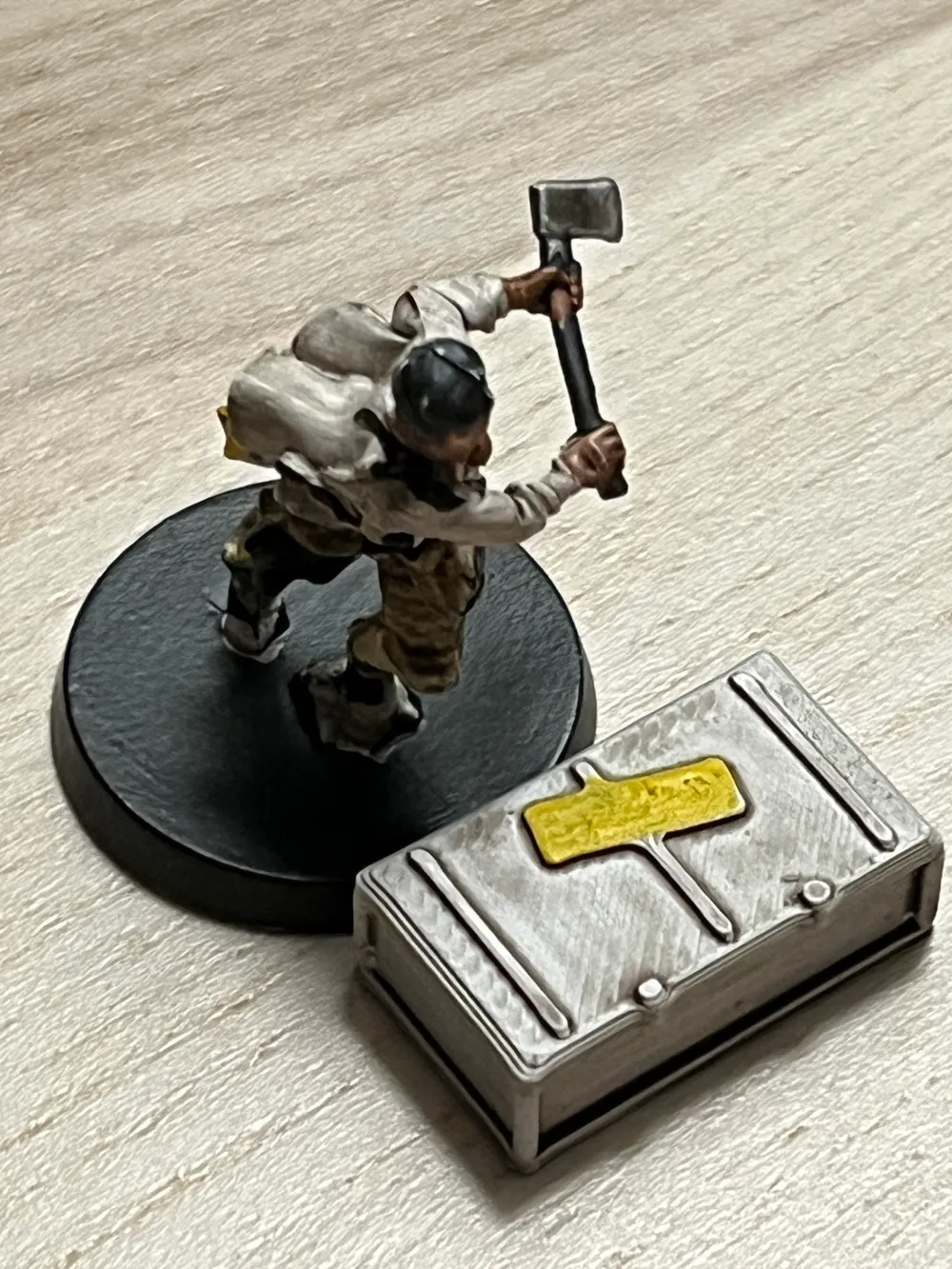 Zombicide 2nd Edition Epic/pimp weapon crate by Dan Høegh - MakerWorld