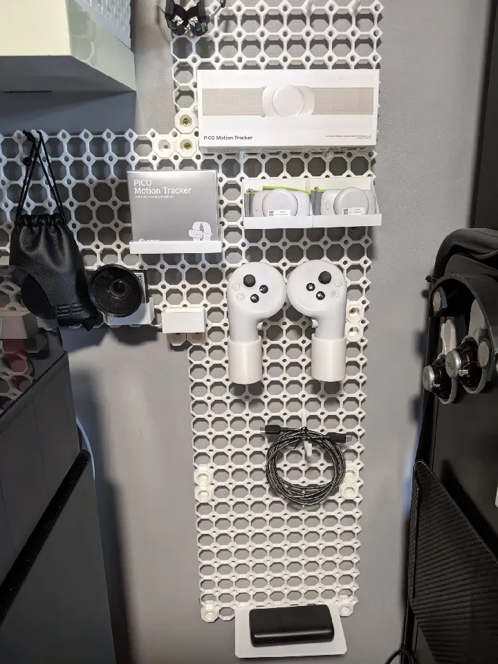 Pico 4 Ultra controller holder for Multiboard by Gmolargey - MakerWorld