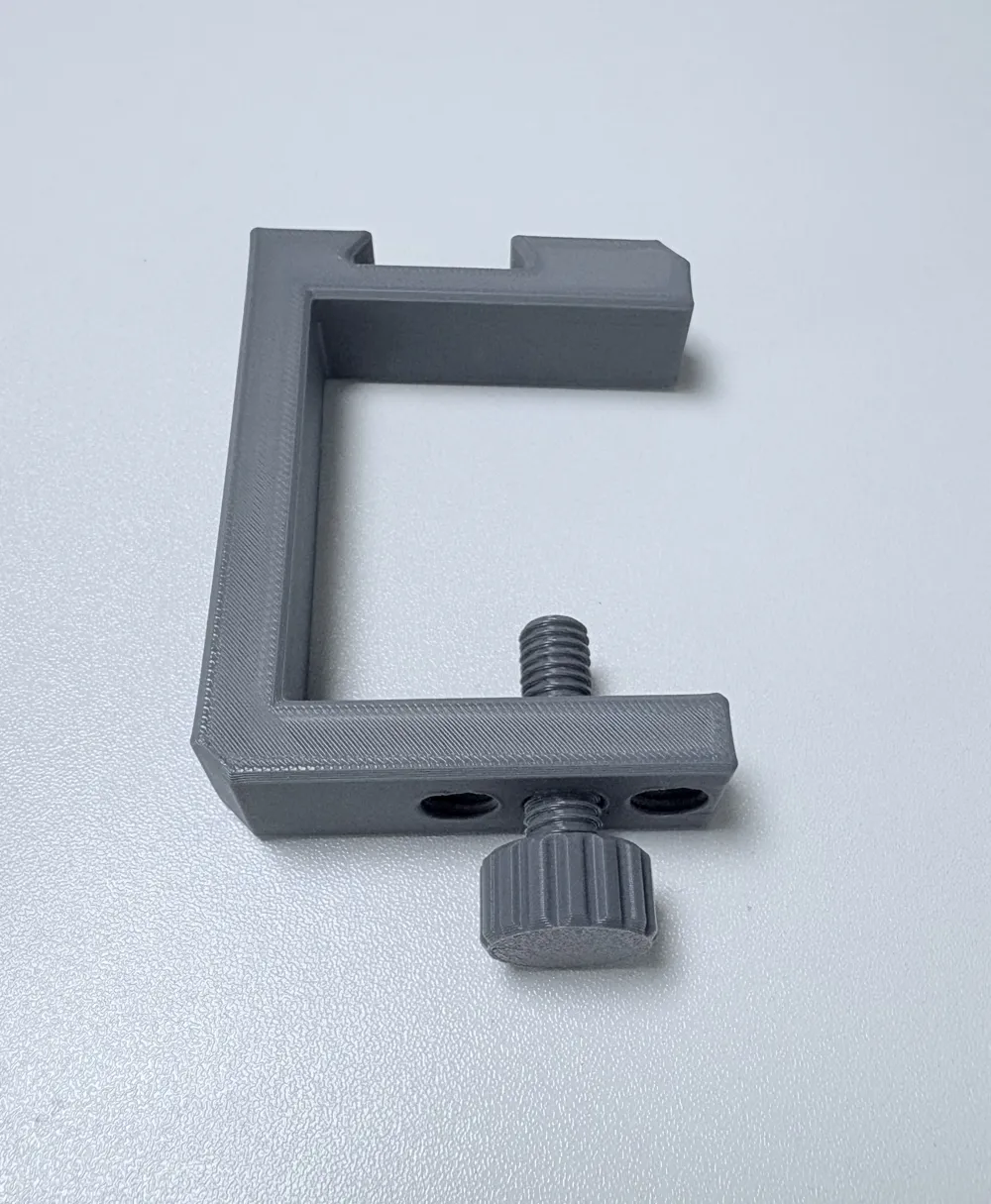 Sujetacables Ajustable (v2) por June MakerWorld: Descarga Modelos 3D Gratuitos