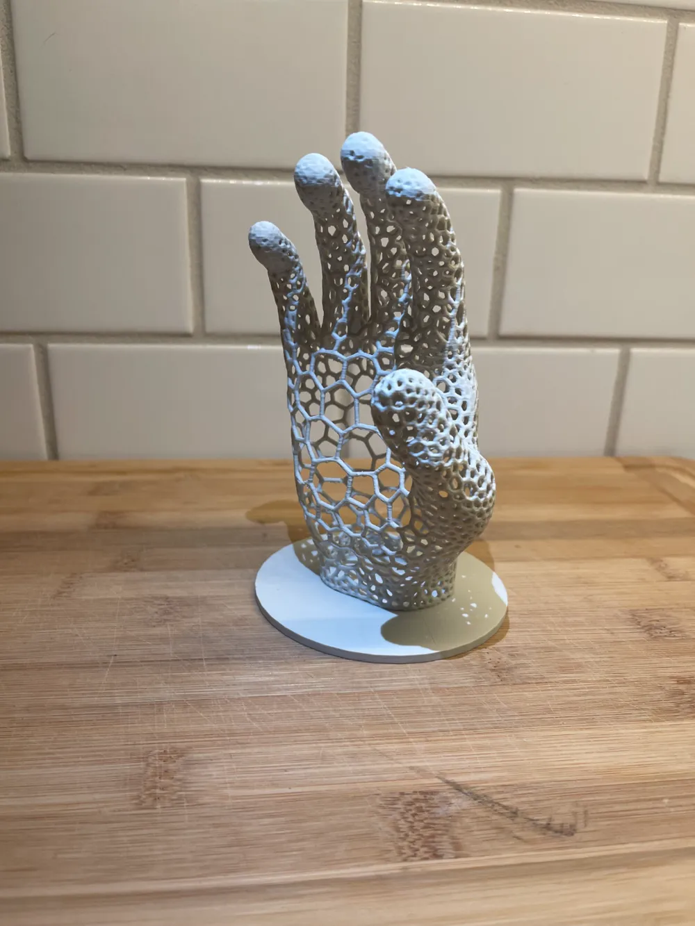Hand Sculpture - Voronoi Pattern Style - Free 3D Print Model - MakerWorld