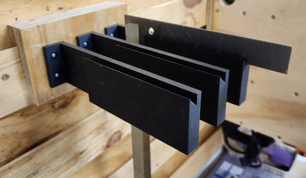 Carpenter Square Holders - Vertical by HandyGuyWI - MakerWorld