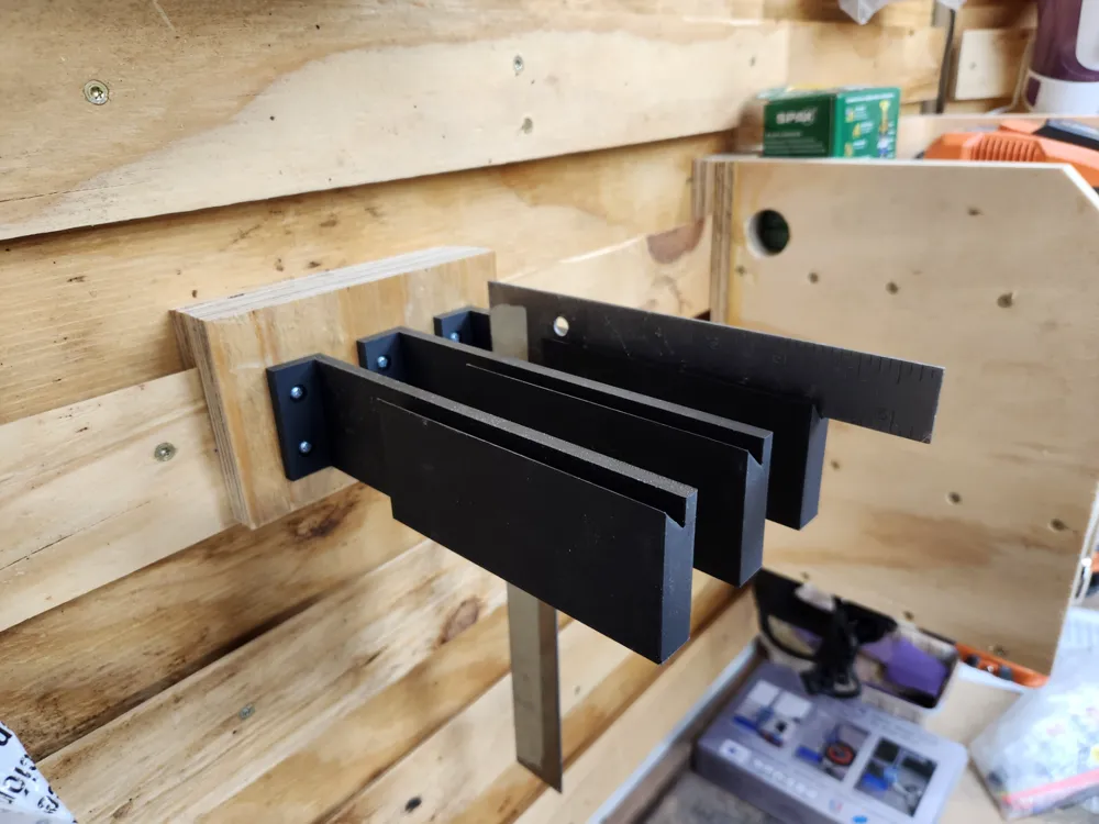 Carpenter Square Holders - Vertical by HandyGuyWI - MakerWorld