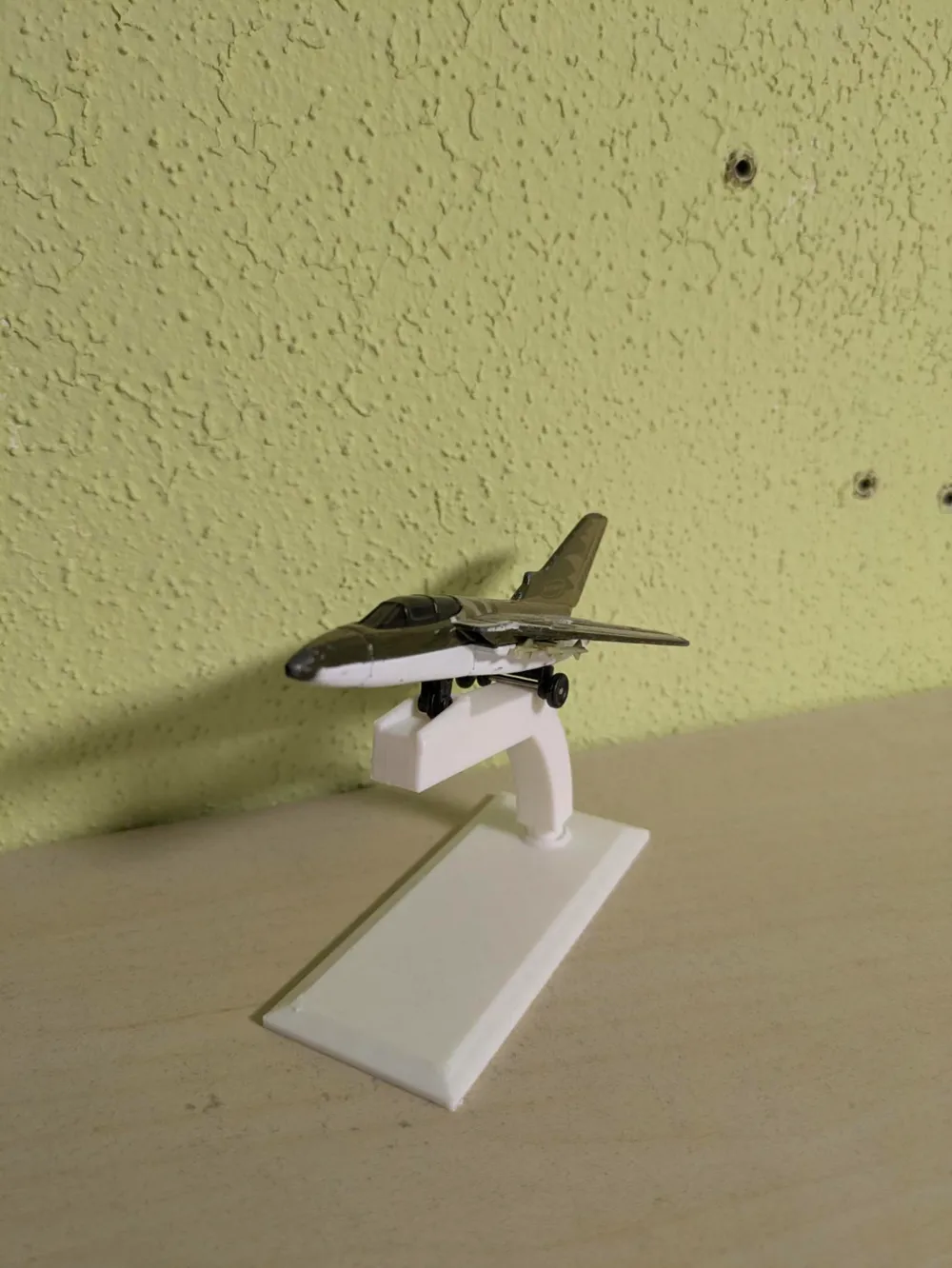 Universal Plane Stand by craftingrek MakerWorld: Download Free 3D Models