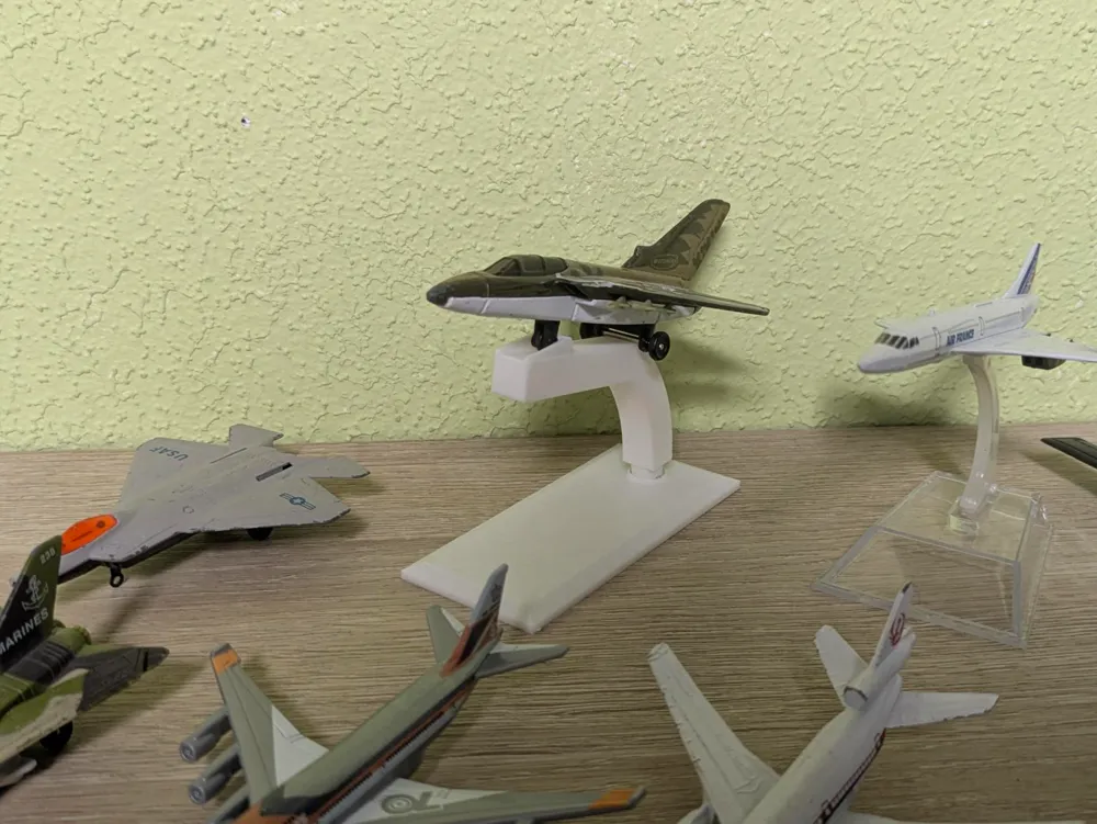 Universal Plane Stand by craftingrek MakerWorld: Download Free 3D Models