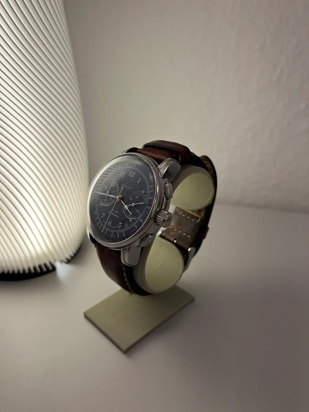 Watch stand for 1, 2, or 4 watches by EBengineering - MakerWorld