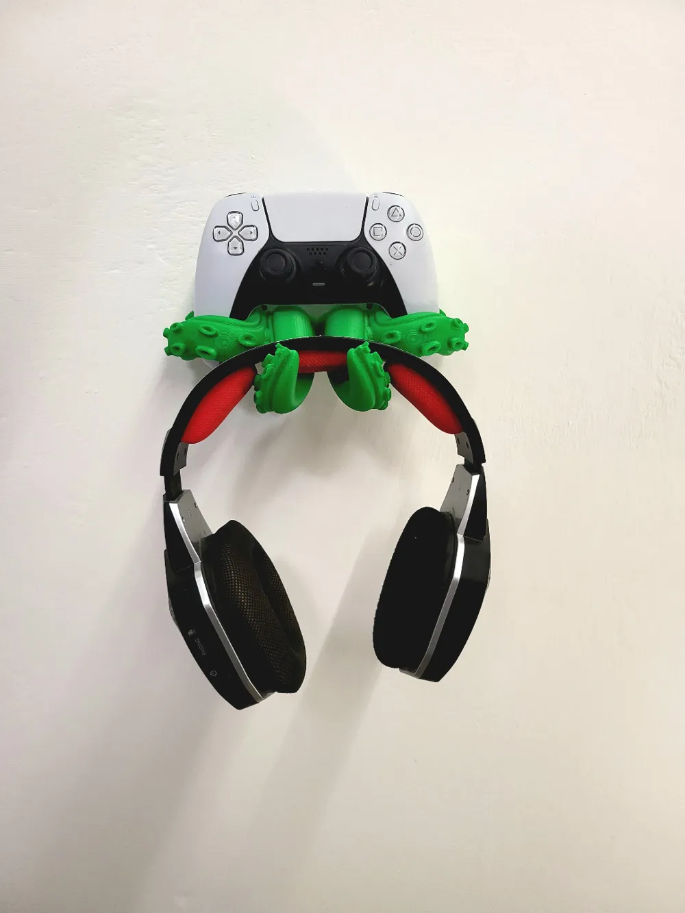 ps5 wall stand controller holder + headphone - Free 3D Print Model ...