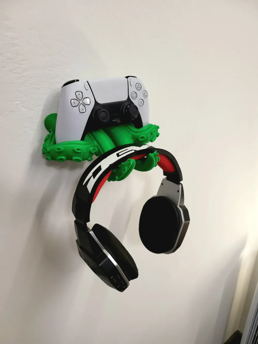 ps5 wall stand controller holder + headphone - Free 3D Print Model ...