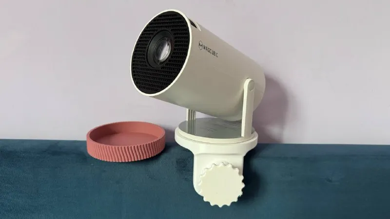 Lens cap for the Magcubic HY300 Pro projector by Sandee Bee - MakerWorld