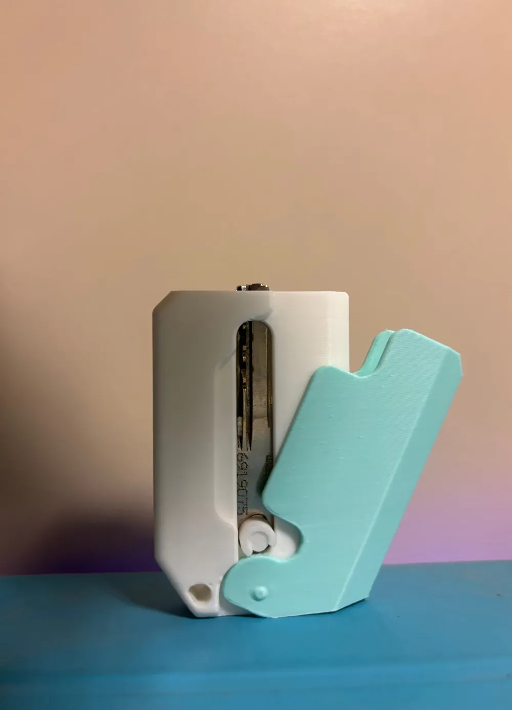 gravity knife for key by Luisito_952900874 MakerWorld: Download Free 3D ...