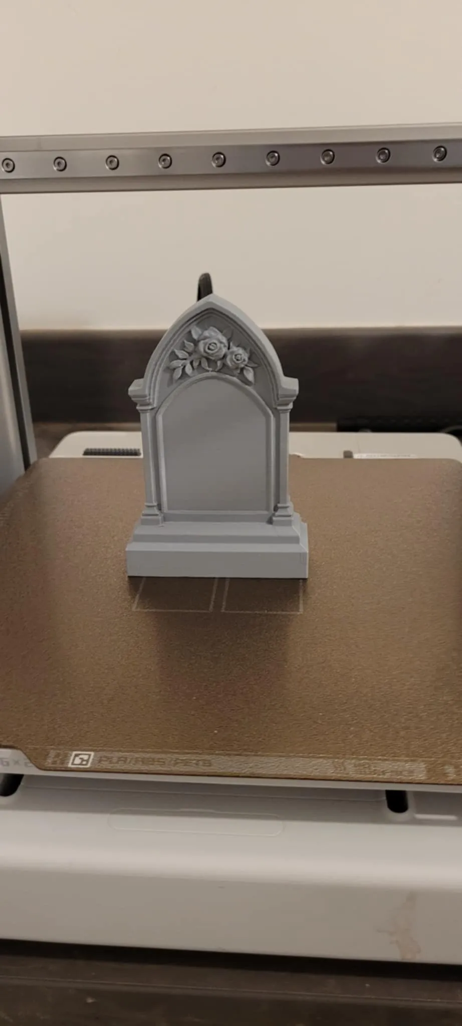 Gothic tombstone by user_3856754412 MakerWorld: Download Free 3D Models