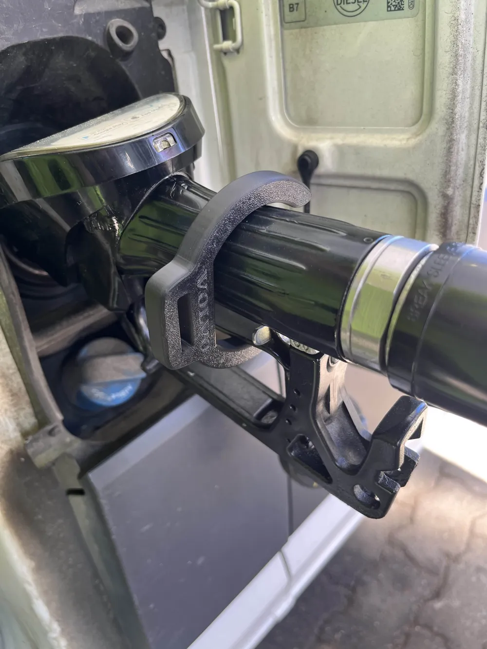 Fuel Assist Clamp *with and without logos by Risto MakerWorld: Download ...