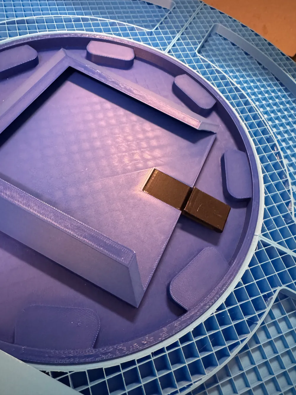 Round Coffee table, snap-fit assembly - Free 3D Print Model - MakerWorld