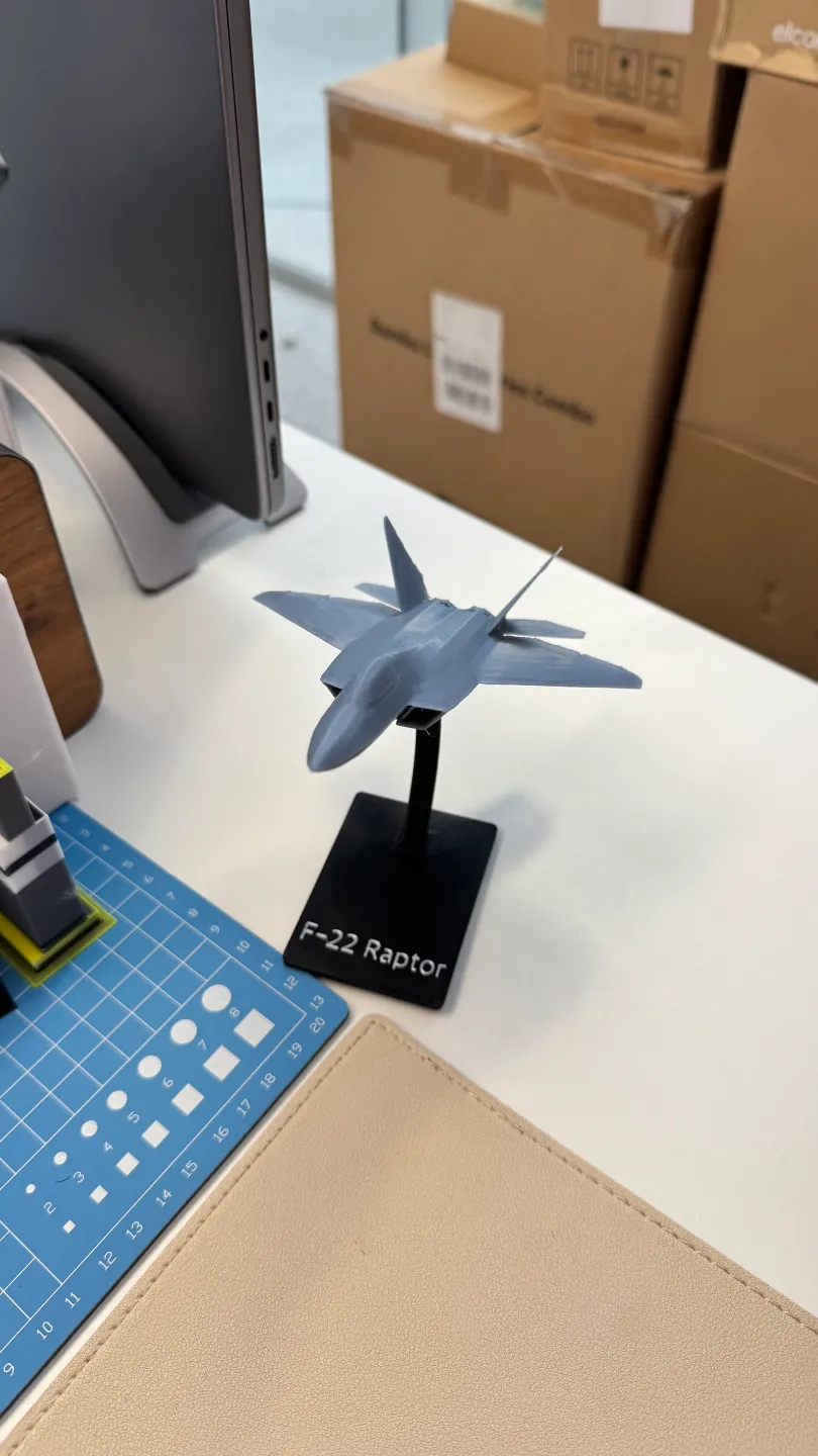 F-22 Raptor Low Poly Fighter Jet by MILK+3D MakerWorld: Download Free ...