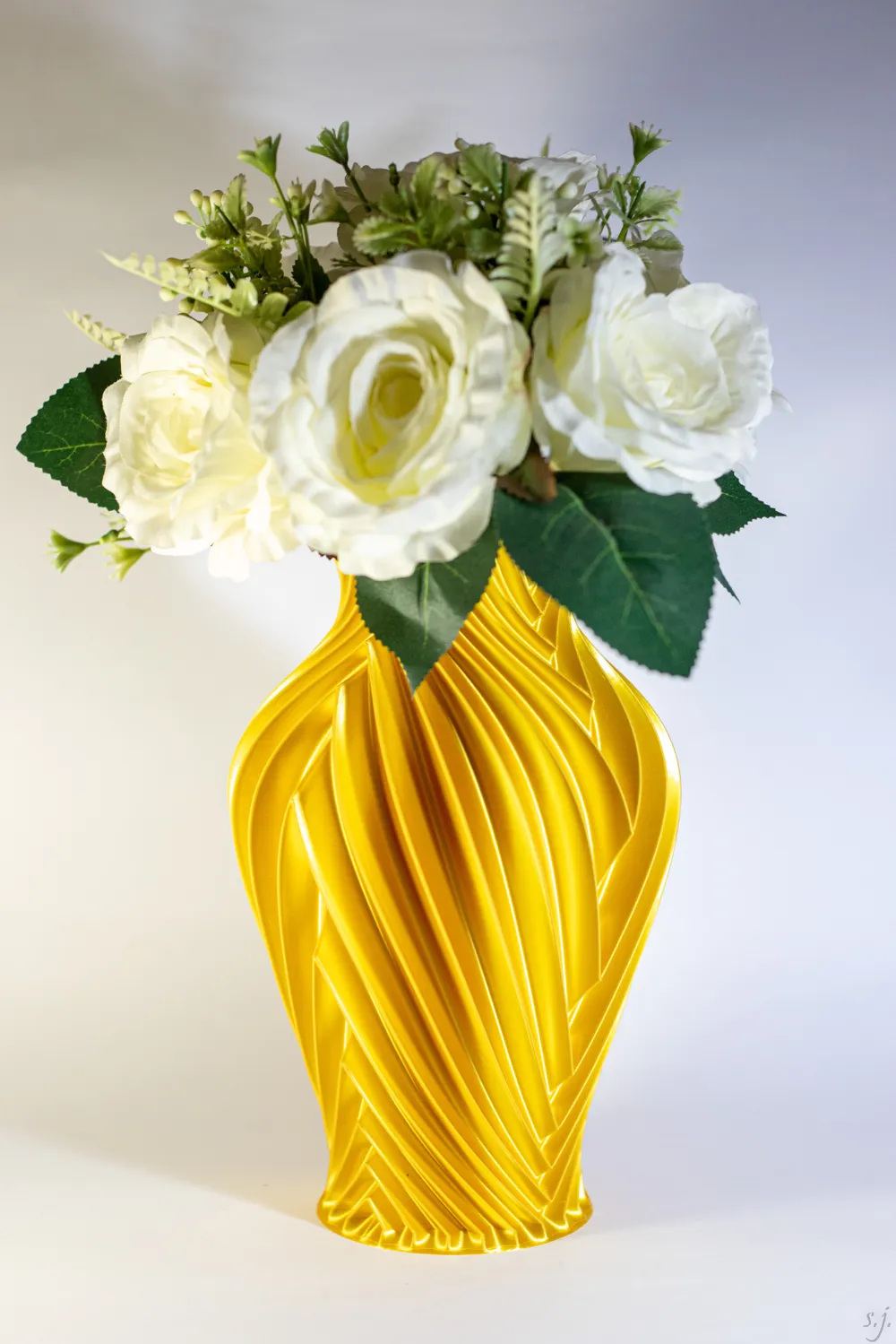 Elysium Aura Vase - Free 3D Print Model - MakerWorld