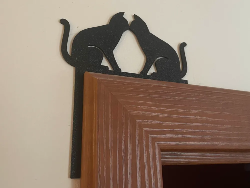 Kissing Cats Door Topper by Asunez - MakerWorld