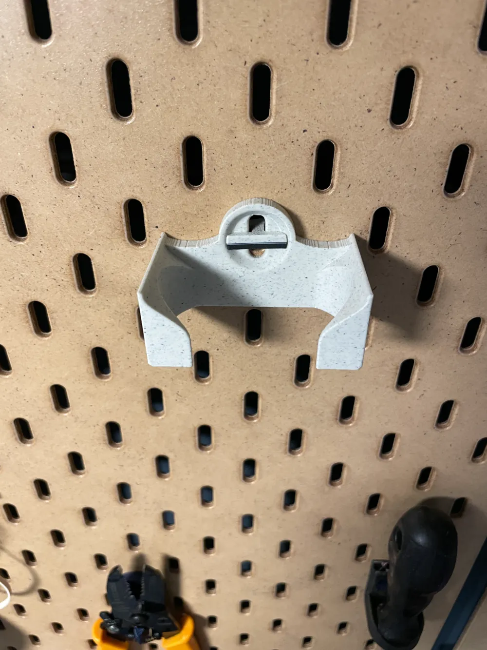 IKEA Skadis/ Skådis Stud Finder Holder- T Clips by ZEE SOLO - MakerWorld