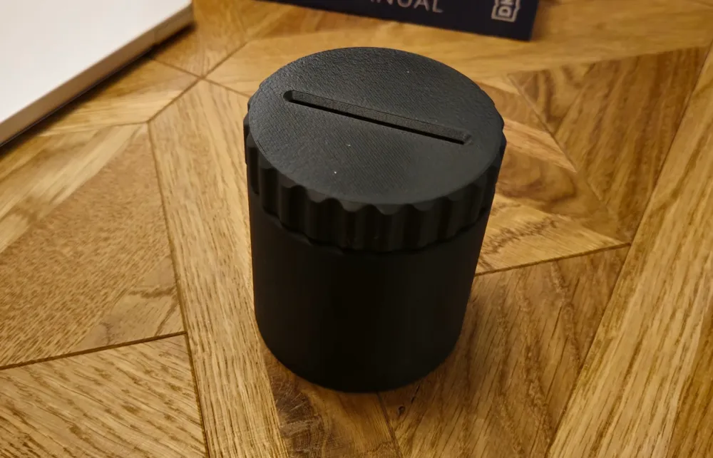 Safety Razor Blade Disposal Bin with Screw Lid by Joshua3D - MakerWorld