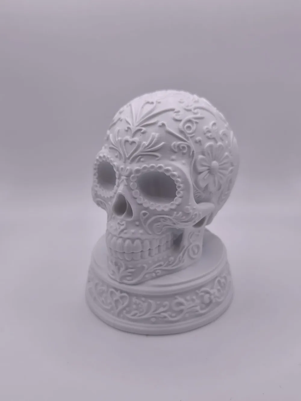 Día de los Muertos Skull with filigree base - Free 3D Print Model ...