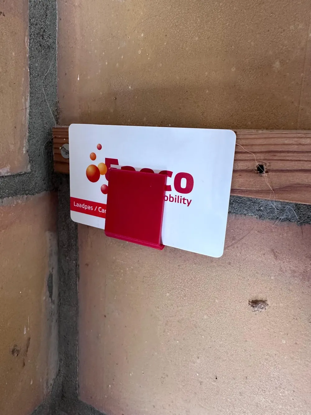 Card clip holder (single card) - Free 3D Print Model - MakerWorld