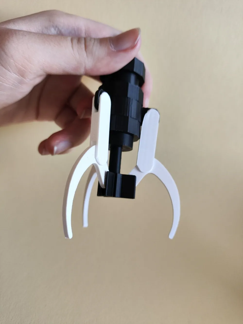 Mini Claw Machine Claw Fidget by yanbg - MakerWorld