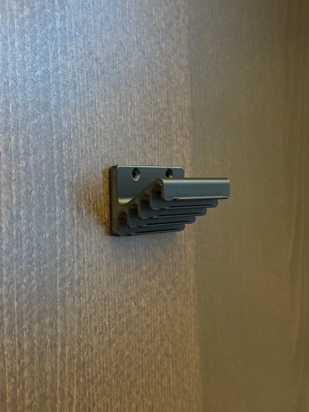 Wall-Mount Build Plate Hanger (Up to 5 Plates) by Vog93_3D MakerWorld ...