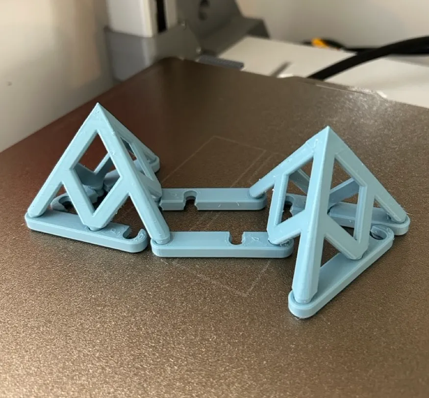 Interlocking Painting Pyramids by JMedow - MakerWorld