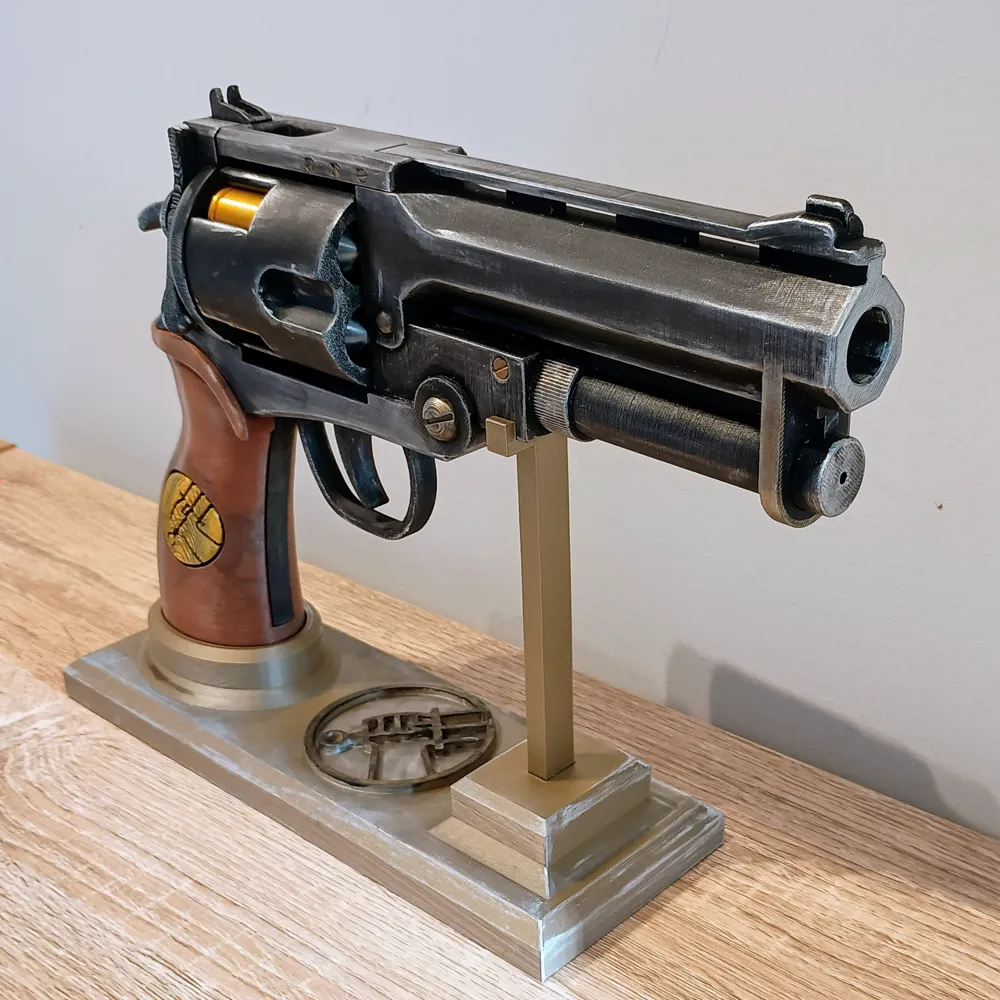 Hellboy – Revolver-Requisite des guten Samariters von ASTDrones ...