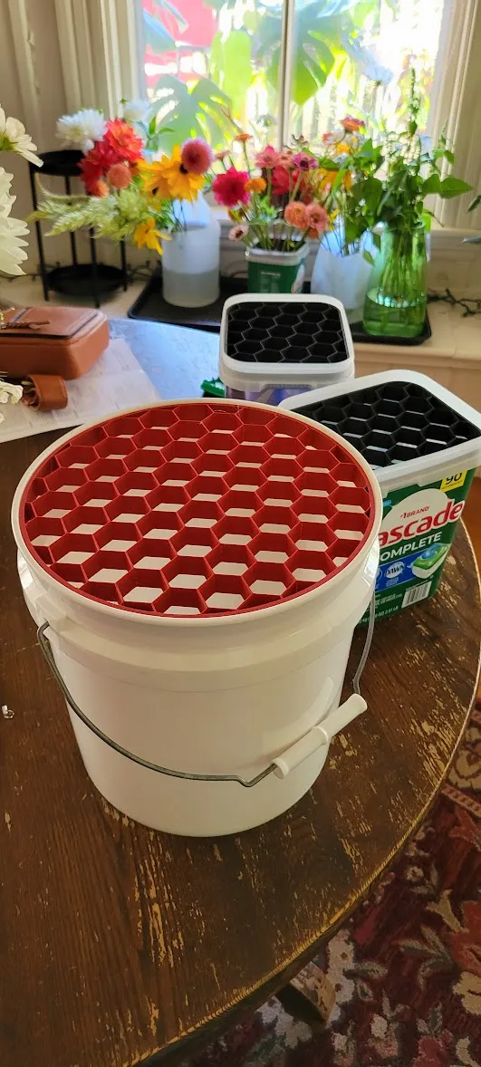 Flower harvest bucket grid by kevin.osborn MakerWorld: Download Free 3D ...