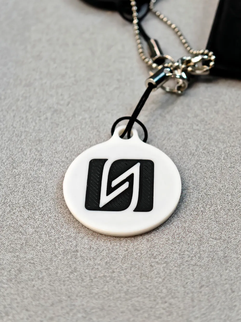 NFC Tag Holder Spotify MIFARE Keychain by kurama3d - MakerWorld